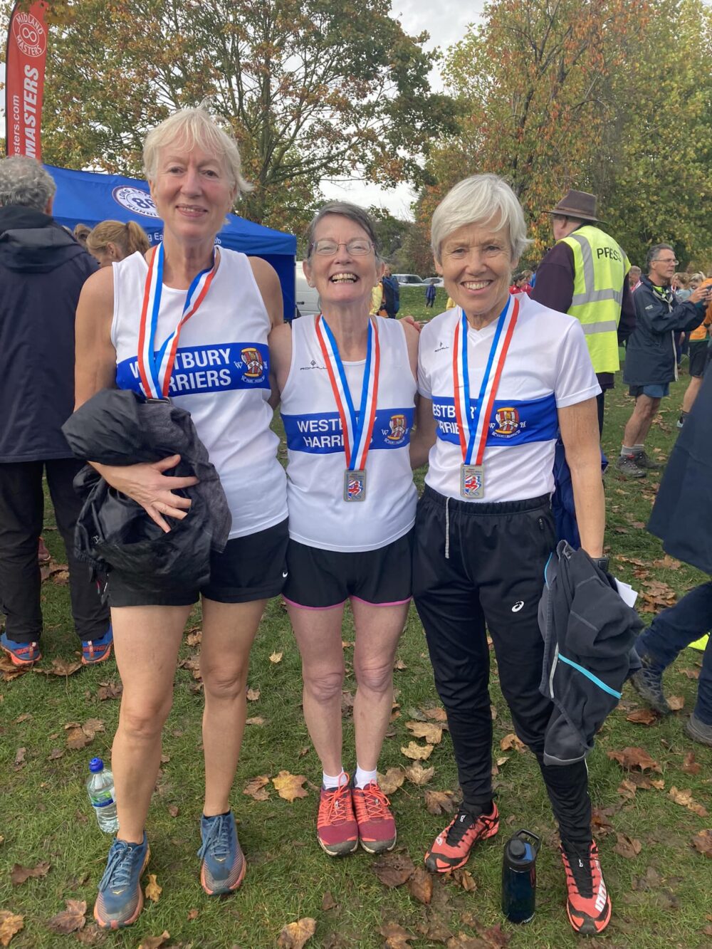 Hogweed Trotters women clinch relay gold from Westbury – Easy Runner